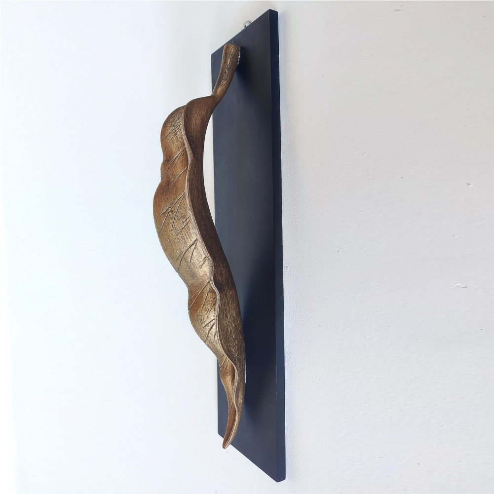 Wooden Leaf Sculpture – Handcrafted Nature-Inspired Décor |masterarts.co.in